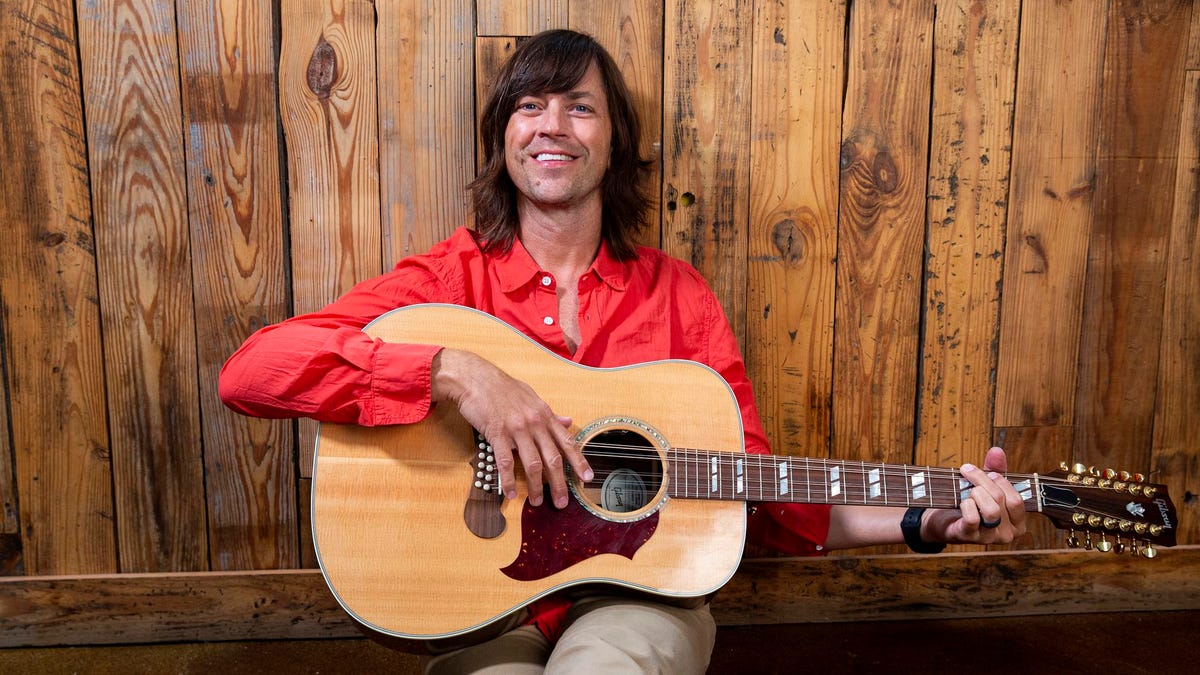 RHETT MILLER (of OLD 97's) is bringing a little rockin' alt-country to ...